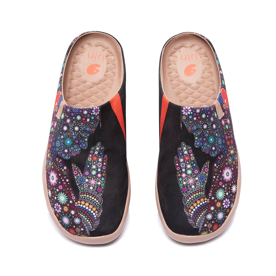 Collaborations & Licensed IP Series – SG UIN Footwear